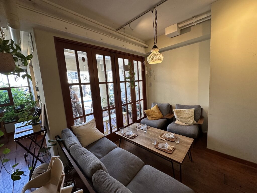 【神戸市灘区】阪急王子公園駅すぐ『Nim.cafe（ニムカフェ）』さんで、贅沢なかき氷をいただきました(≧ ≦) 桃が重たすぎて氷が沈んでいく ...